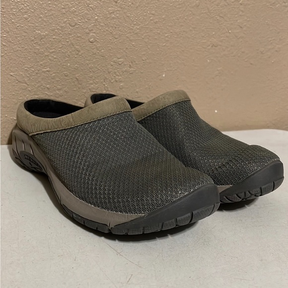 Merrell | Shoes | Merrell Encore Olive Green Leather Slip On Clogs ...